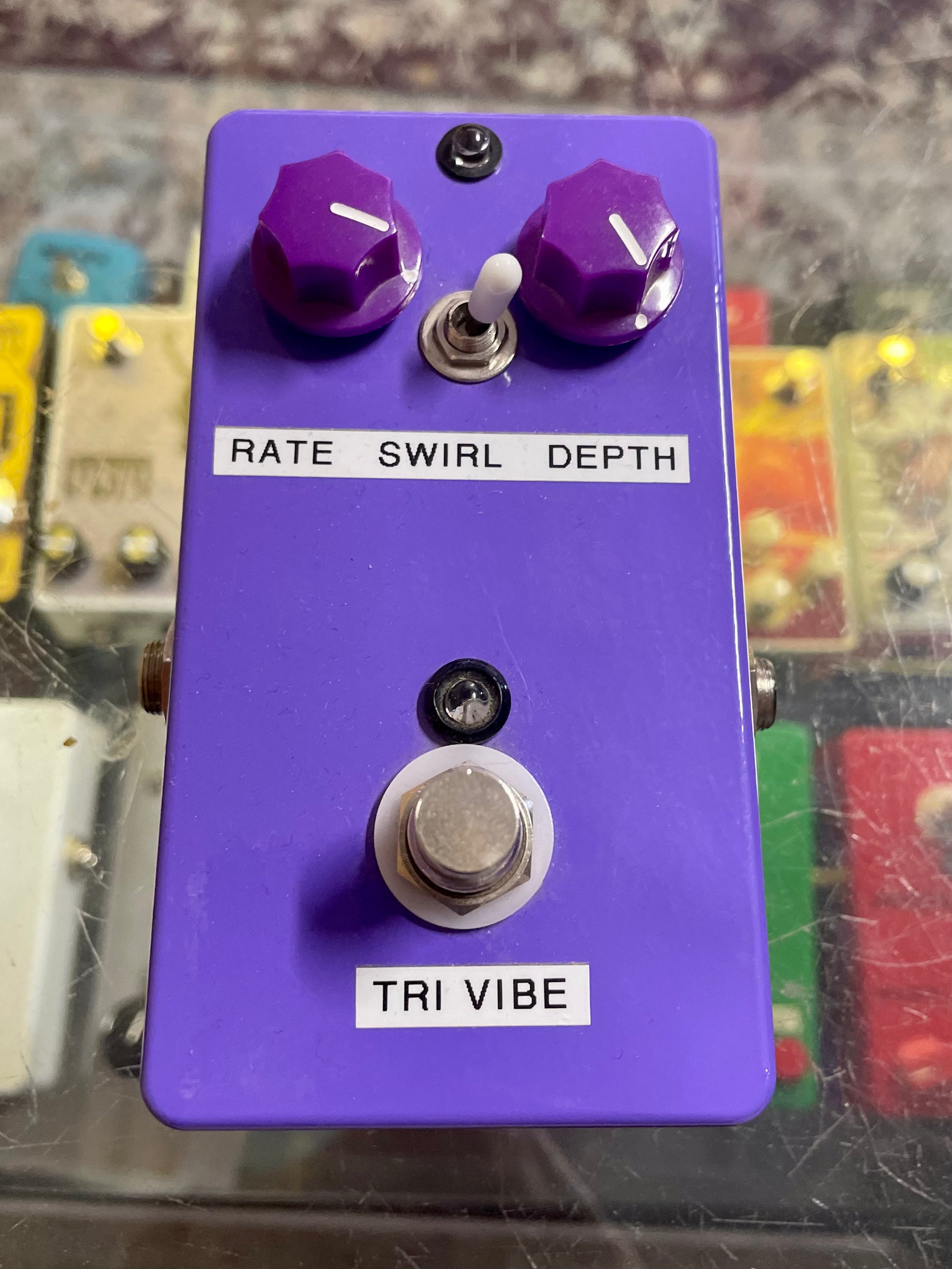 TRI VIBE Custom Built Vibe pedal – Upwey Music